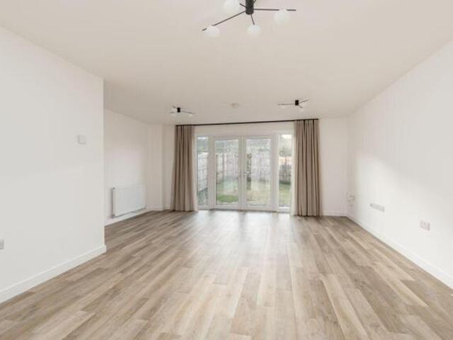 House 3 Bedroom For Sale City Of Edinburgh City Of Edinburgh 384995 ES98969037