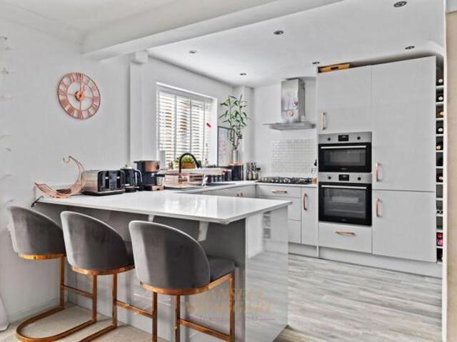 House 3 Bedroom For Sale Crawley West Sussex 415000 ELS98766013