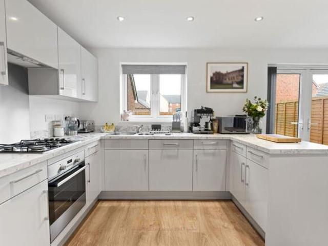 House 3 Bedroom For Sale Crawley West Sussex 490000 ES100733707