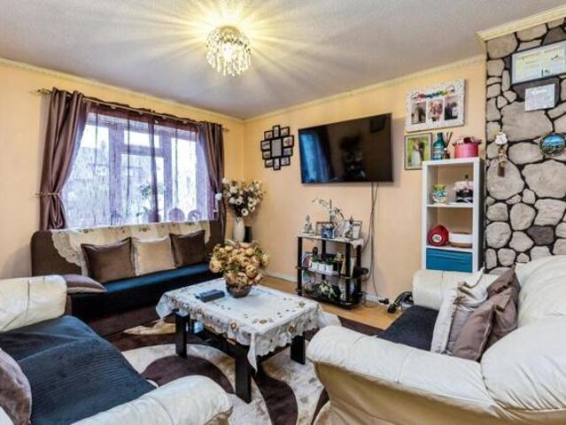 House 3 Bedroom For Sale Crawley West Sussex 375000 ELS99571844