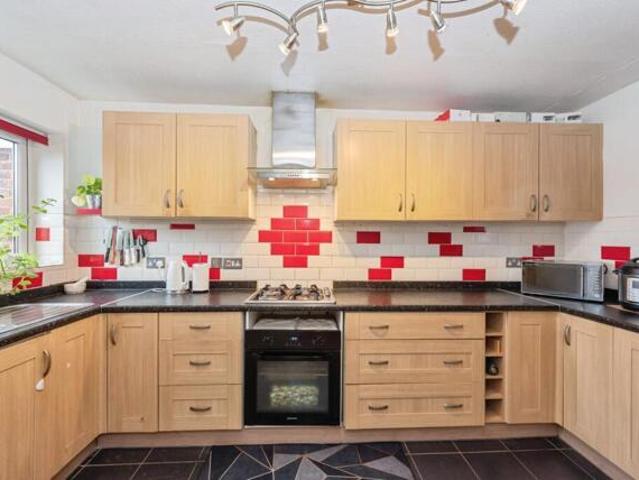 House 3 Bedroom For Sale Addlestone Surrey 475000 ELS98801058