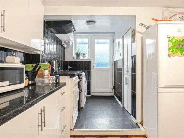 House 3 Bedroom For Sale Alton Hampshire 325000 ES100503158