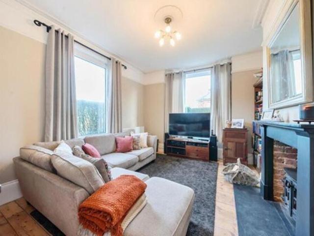 House 3 Bedroom For Sale Aldershot Hampshire 465000 ES101931822