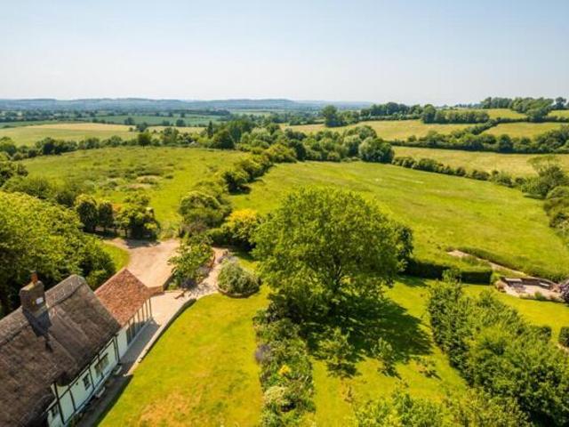 House 3 Bedroom For Sale Aylesbury Buckinghamshire 775000 ES100649005