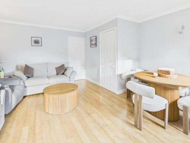 House 3 Bedroom For Sale Aylesbury Buckinghamshire 350000 ES100579155