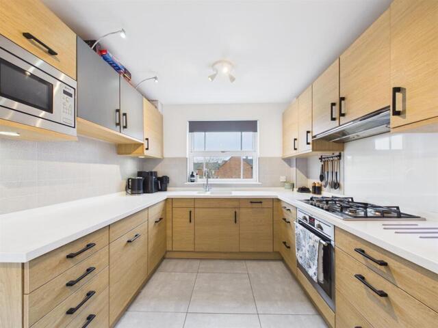 House 3 Bedroom For Sale Aylesbury Buckinghamshire 375000 ELS100096812