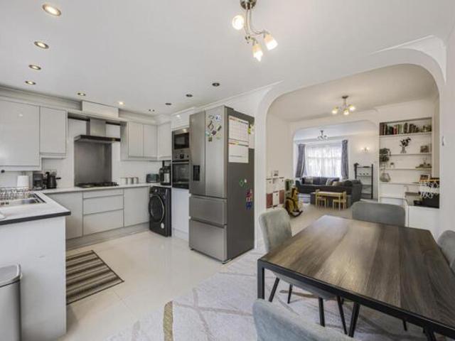House 3 Bedroom For Sale Barkingside Greater London 500000 ES99290032