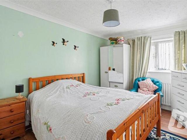House 3 Bedroom For Sale Basildon Essex 280000 ES101955406