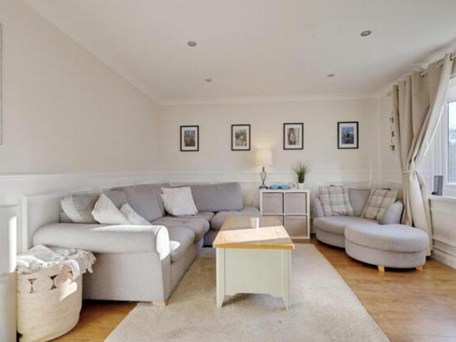House 3 Bedroom For Sale Basildon Essex 350000 ELS99237265
