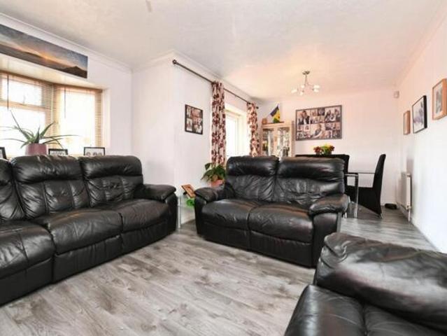 House 3 Bedroom For Sale Basildon Essex 365000 ES101674666