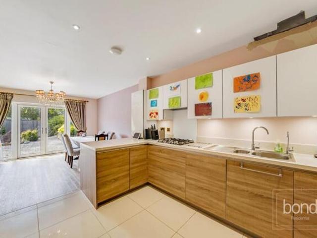 House 3 Bedroom For Sale Beaulieu Essex 560000 ELS100579203