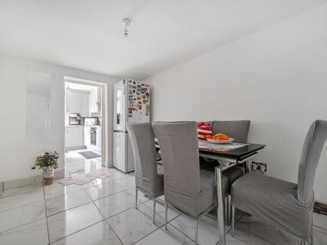 House 3 Bedroom For Sale Berkshire Slough 450000 ES100398194