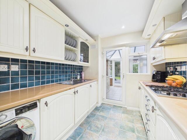 House 3 Bedroom For Sale Broadbridge Heath Broadbridge Heath 495000 ES99840265
