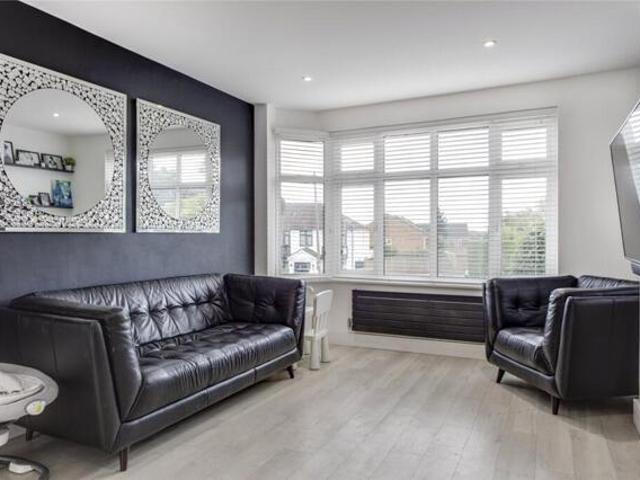 House 3 Bedroom For Sale Bushey Hertfordshire 699950 ELS101678338