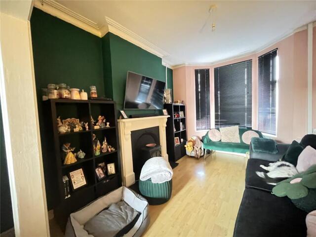 House 3 Bedroom For Sale Gloucester Gloucestershire 190000 ELS100733697