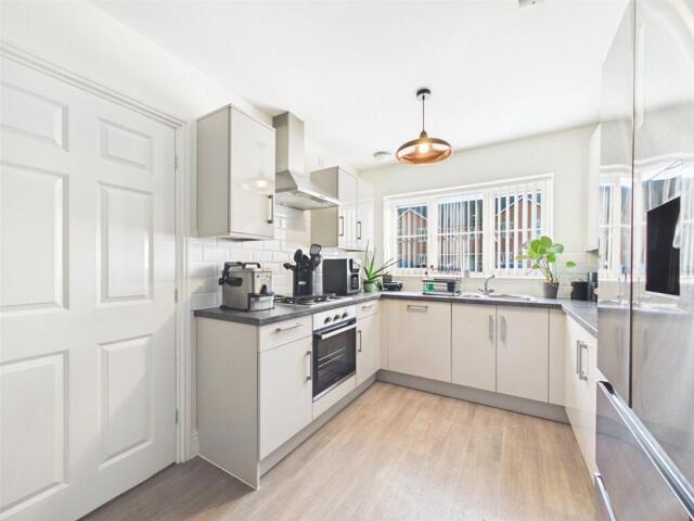 House 3 Bedroom For Sale Gloucester Gloucestershire 290000 ELS101199754