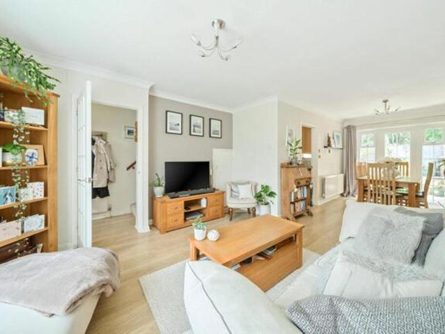House 3 Bedroom For Sale Guildford Surrey 425000 ELS98718580