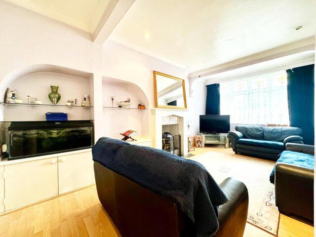House 3 Bedroom For Sale Dagenham Greater London 540000 ES98800925