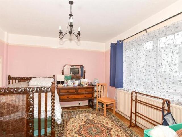 House 3 Bedroom For Sale East Grinstead West Sussex 380000 ES99986064