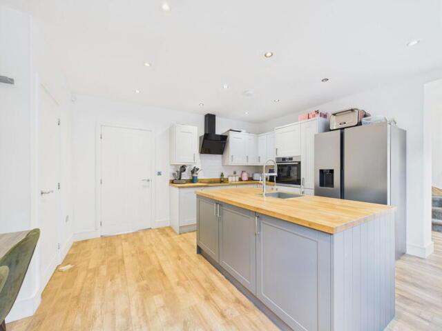 House 3 Bedroom For Sale Essex Essex 425000 ES99986043