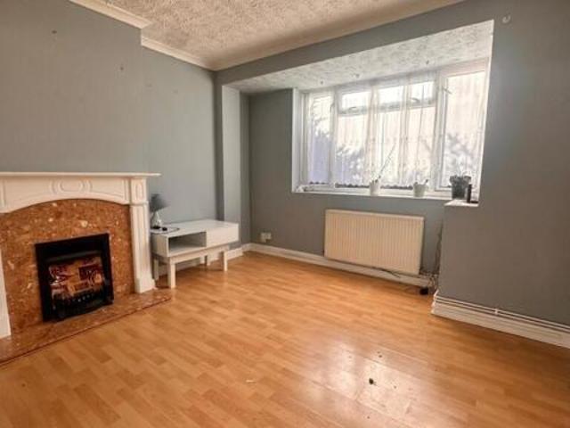 House 3 Bedroom For Sale Feltham Greater London 490000 ES101168403