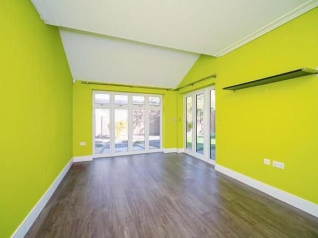 House 3 Bedroom For Sale Fleet Hampshire 600000 ELS99237054