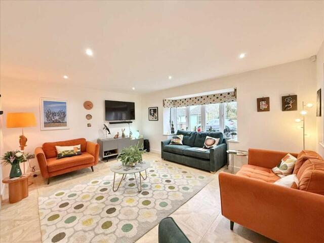 House 3 Bedroom For Sale Keyworth Keyworth 450000 ES100540683