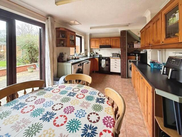 House 3 Bedroom For Sale Kidderminster Worcestershire 200000 ELS100024074