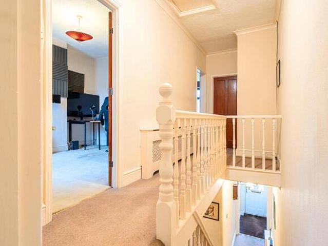 House 3 Bedroom For Sale Kingswood South Gloucestershire 375000 ELS98404347