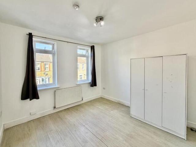 House 3 Bedroom For Sale Hounslow Greater London 489950 ELS101100081