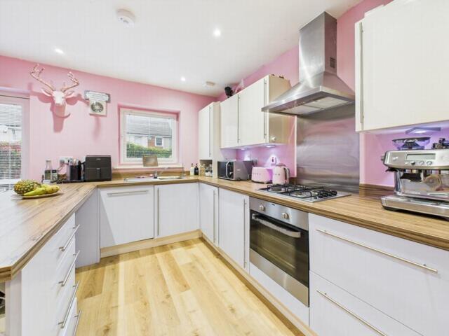 House 3 Bedroom For Sale Haywards Heath West Sussex 465000 ES98577817