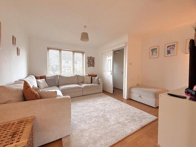 House 3 Bedroom For Sale Hitchin Hertfordshire 190000 ELS100615110