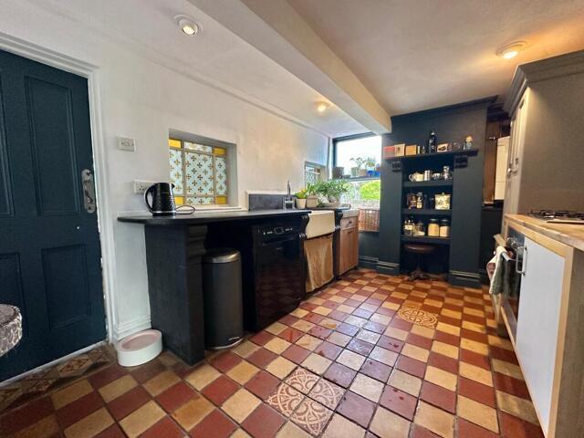 House 3 Bedroom For Sale High Street High Street 400000 ES98864502