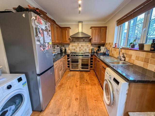 House 3 Bedroom For Sale Hillingdon Hertfordshire 440000 ES100684915