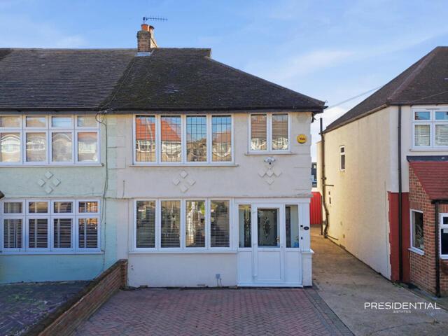 House 3 Bedroom For Sale Loughton Essex 600000 ELS98545701