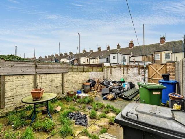 House 3 Bedroom For Sale Lowestoft Suffolk 70000 ES100057832
