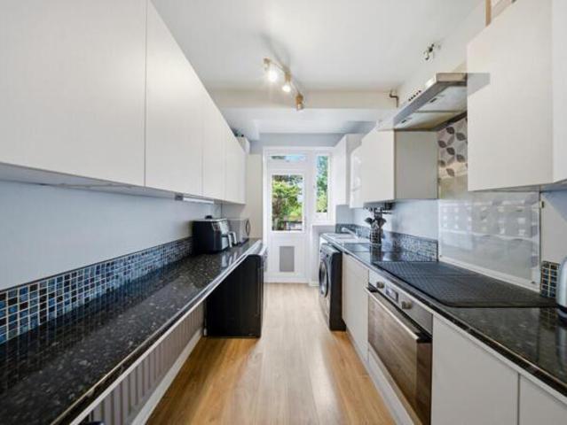 House 3 Bedroom For Sale London Greater London 475000 ES101677392