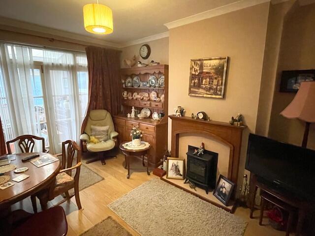 House 3 Bedroom For Sale London Greater London 550000 ES100342827