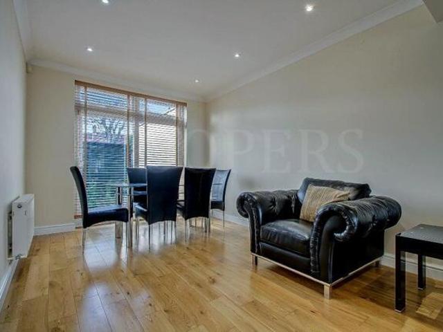 House 3 Bedroom For Sale London Greater London 650000 ES100398622