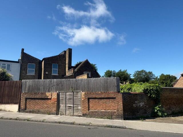 House 3 Bedroom For Sale London Greater London 650000 ES100881687