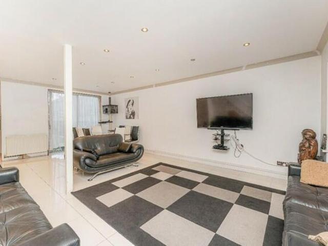 House 3 Bedroom For Sale London Greater London 630000 ES100366409