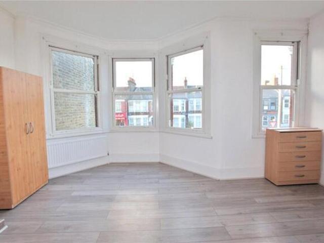 House 3 Bedroom For Sale London Greater London 700000 ELS101743271