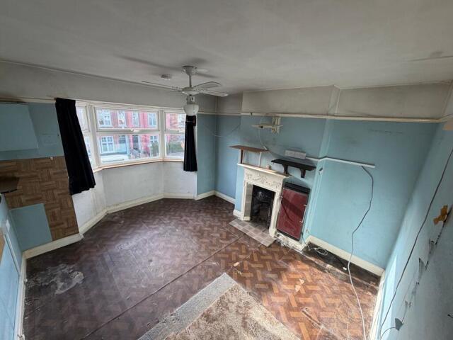 House 3 Bedroom For Sale London Greater London 725000 ES101678476