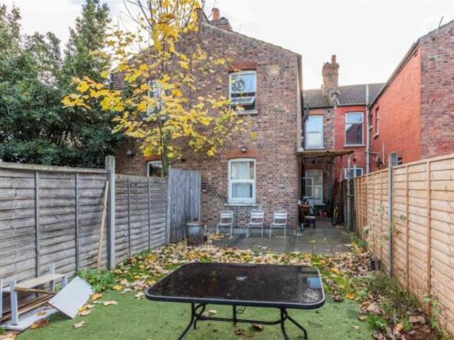 House 3 Bedroom For Sale London Greater London 825000 ELS99029527