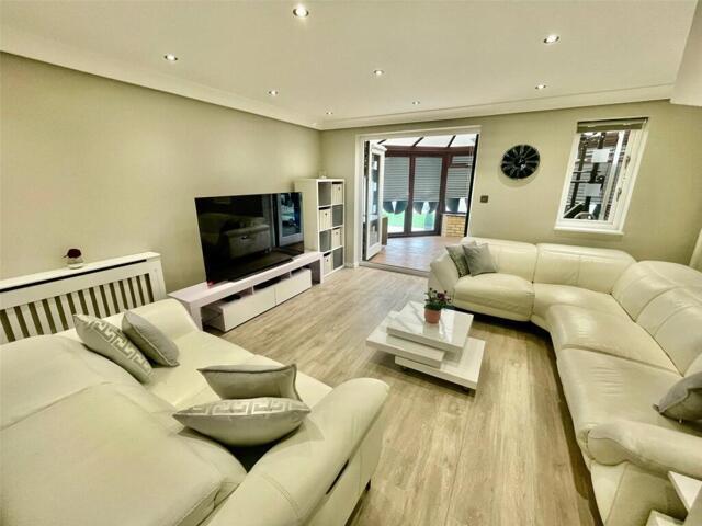 House 3 Bedroom For Sale Londres Greater London 550000 ES101025840