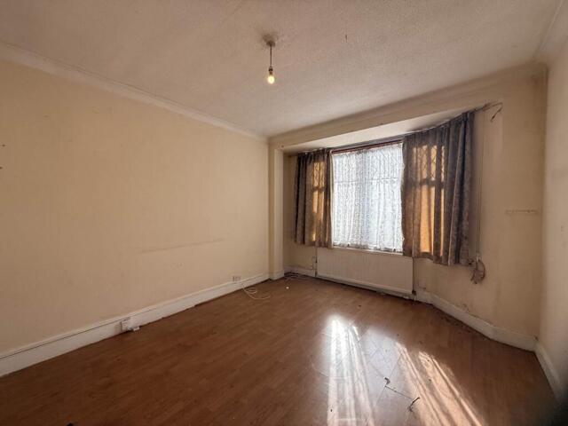 House 3 Bedroom For Sale Londres Greater London 550000 ES101316050