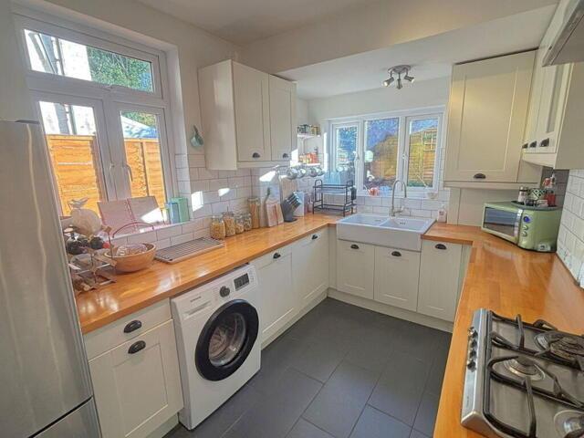 House 3 Bedroom For Sale Londres Greater London 625000 ELS99237322