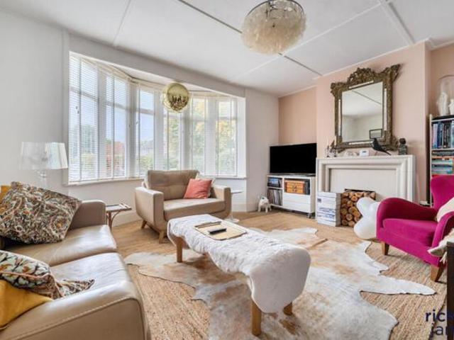 House 3 Bedroom For Sale Lakeside Swindon 595000 ES98969083