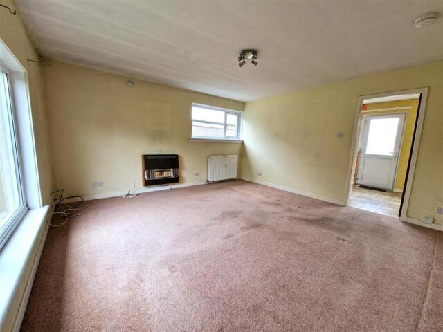 House 3 Bedroom For Sale Lindsay Gardens Lindsay Gardens 310000 ES98118782