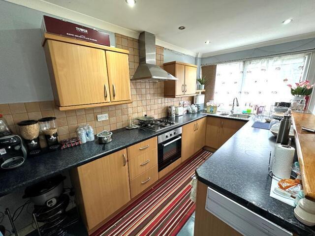 House 3 Bedroom For Sale Luton Luton 290000 ELS99986424